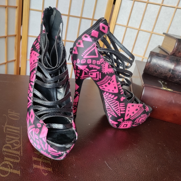 Ami Clubwear | Shoes | 85 Pink Black Strappy Ami Clubwear Platform ...